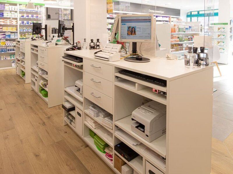 What Are the Best Countertop for Hospital & Healthcare? - KKR Solid ...