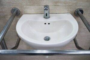 What Are ADA Compliant Sinks? 5 Types and 5 Materials to Know for Your ...